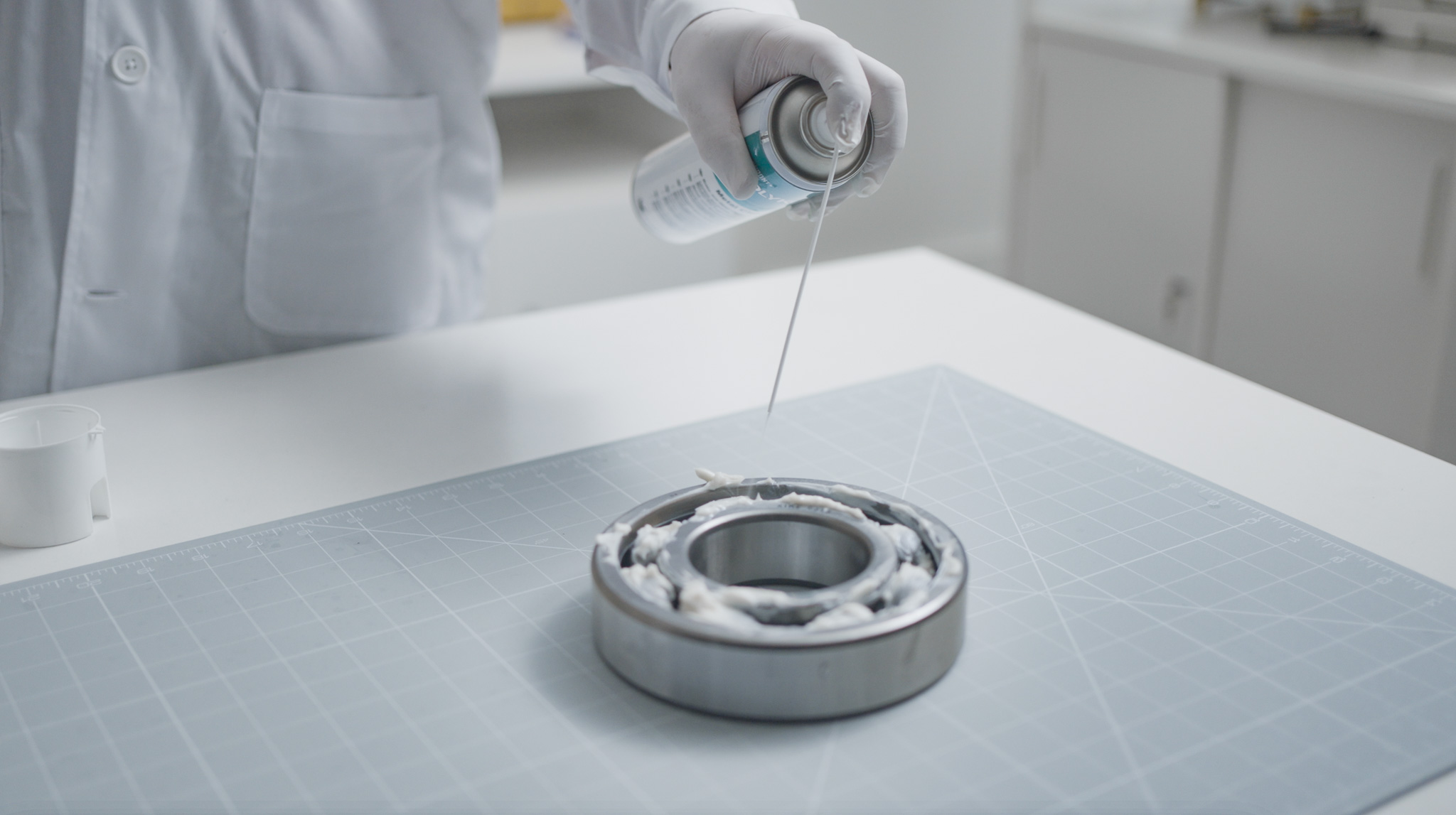 Solvents for lubricants, greases and industrial oils | Mascherpa